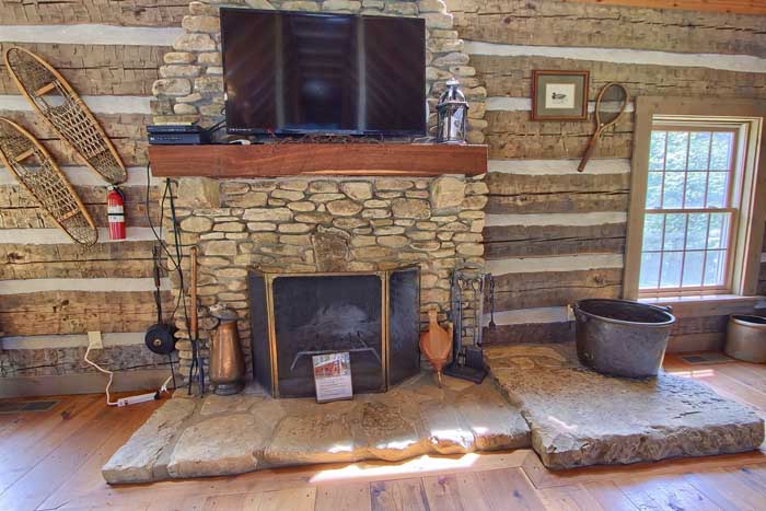 Olde Homestead - Hocking Hills - Old Man's Cave - Ohio